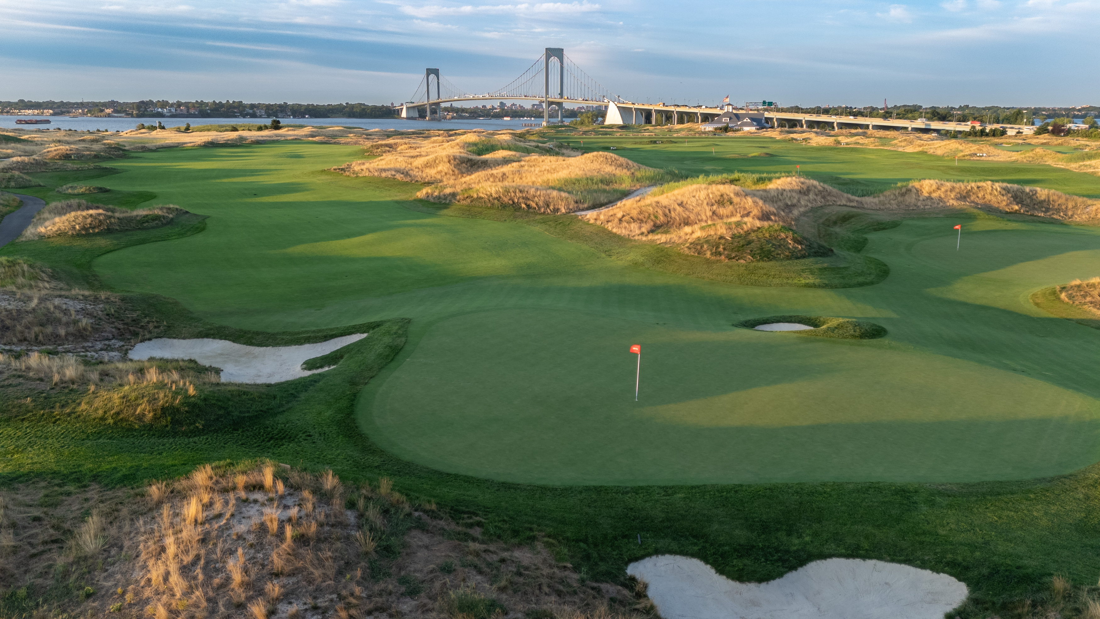 Tour our Bronx Golf Course | Bally's Golf Links at Ferry Point