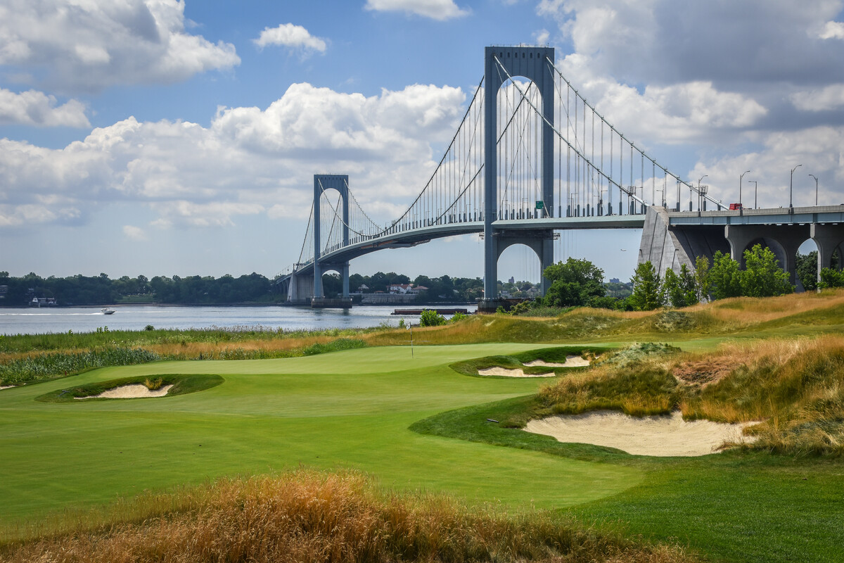 New York City Public Golf Course | Bally's Golf Links at Ferry Point